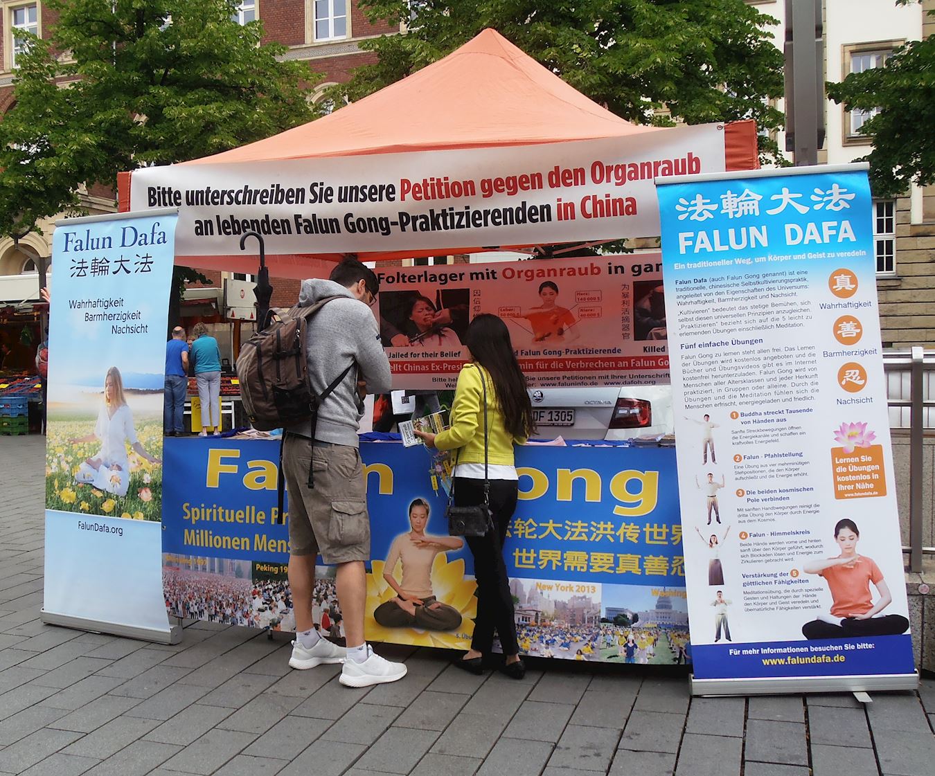 Germany: Signature Collection in Duisburg Receives Great Public Support