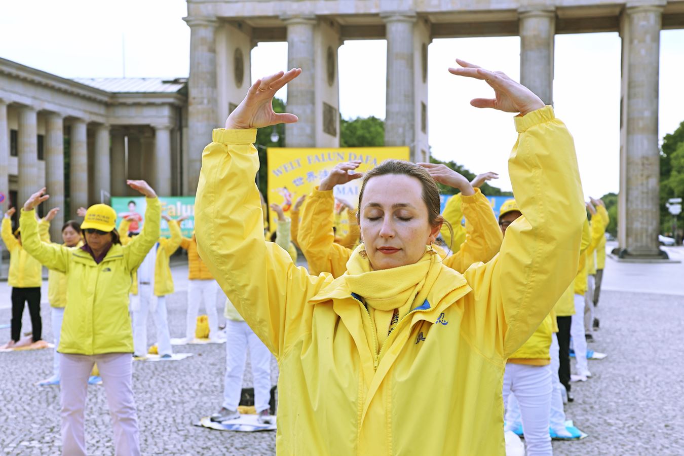 German Practitioners Express Gratitude to Master for Introducing Falun Dafa